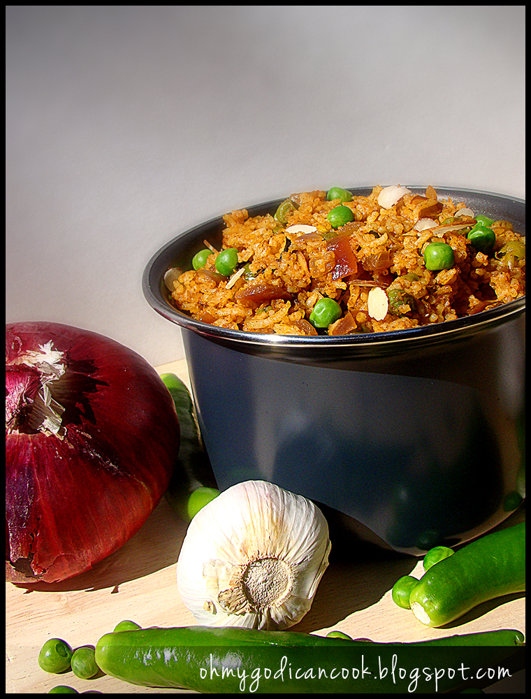 Laavy's Kitchen - A food blog by Laavy: Peas Pulao / Spicy green peas pilaf