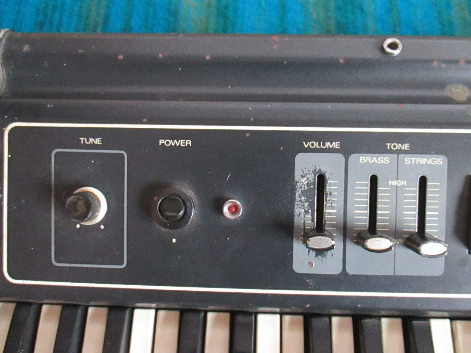 MATRIXSYNTH: Roland RS-101 String Synthesizer