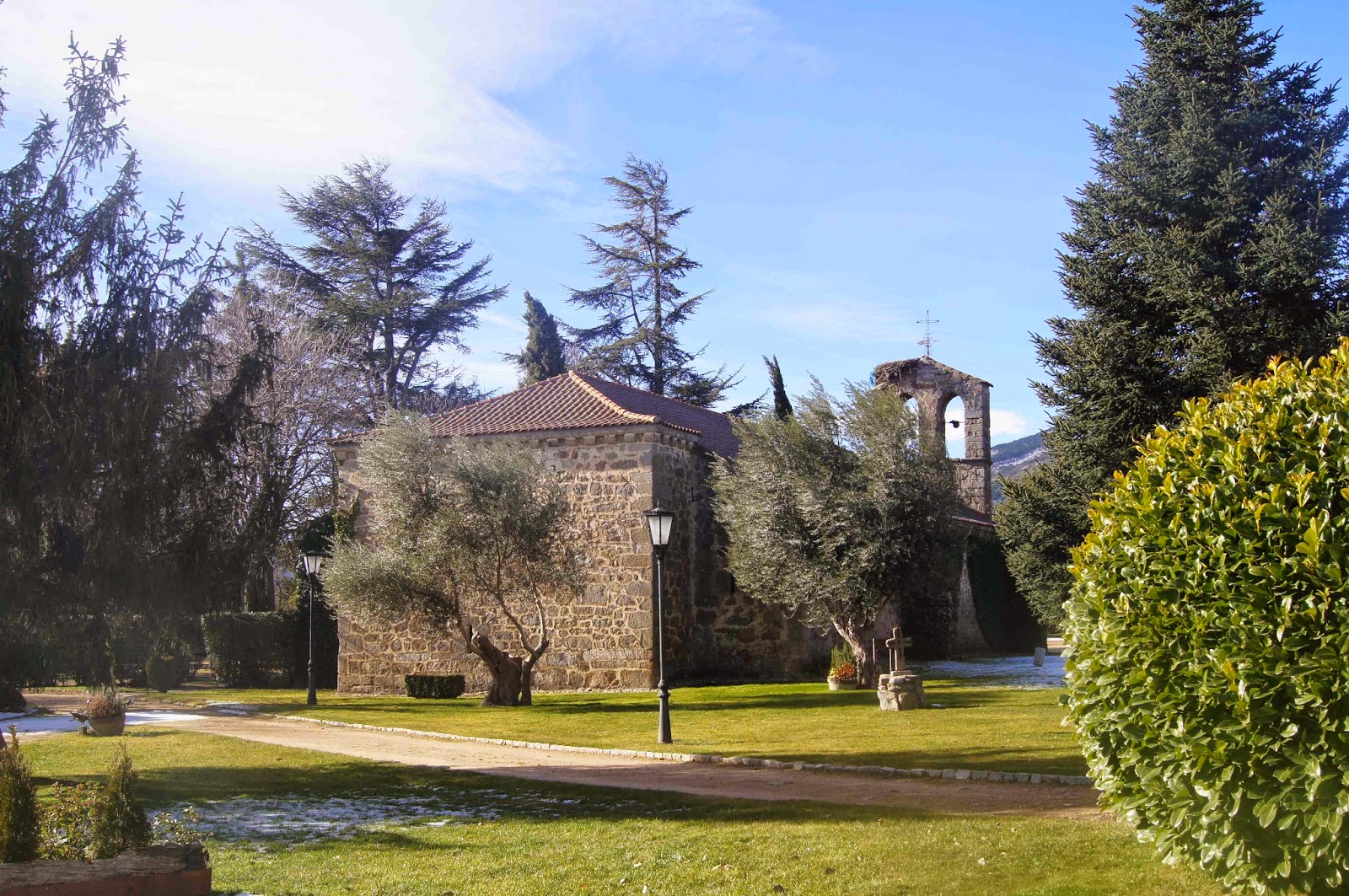 ENTORNO ESCORIAL: LA MARCHA A EL CAMPILLO/MONESTERIO: BELLEZA NATURAL E ...