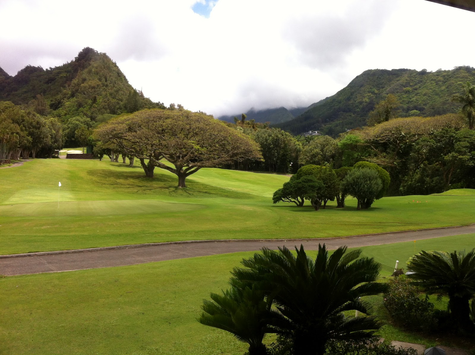 GREAT EATS HAWAII: OAHU COUNTRY CLUB - EASTER BRUNCH