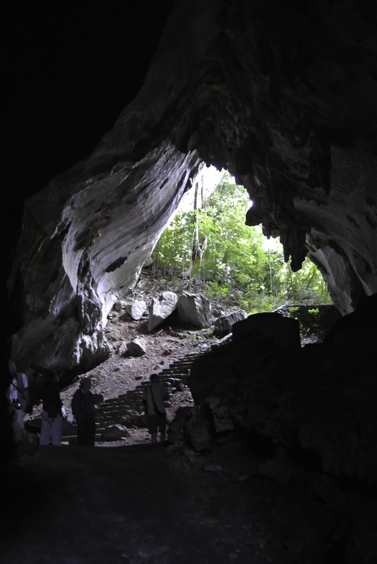 Art and Other Adventures with Narca: Che Guevara's Cave