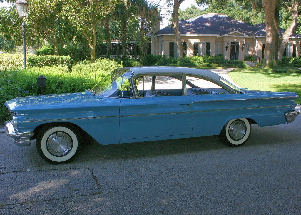 All American Classic Cars: 1960 Pontiac Catalina 2-Door Sport Sedan