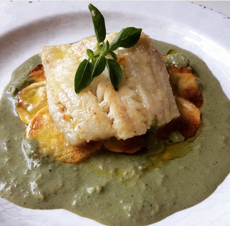 Comidas & Rumos: FILÉ DE ROBALO GRALHADO COM BATATAS E MOLHO DE MAJERICÃO