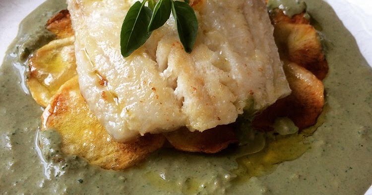 Comidas & Rumos: FILÉ DE ROBALO GRALHADO COM BATATAS E MOLHO DE MAJERICÃO
