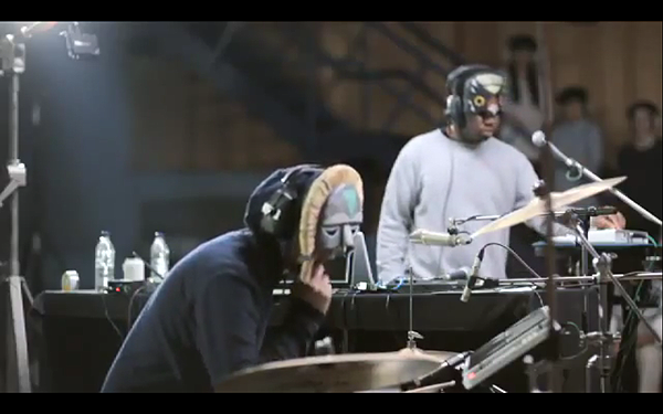 earbuds.: SBTRKT - SBTRKT (The Commercial DJ)