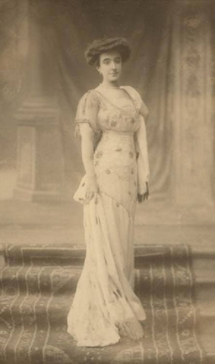 Regina Pacini, Primera Dama Argentina en 1922 - Historia y Genealogía ...