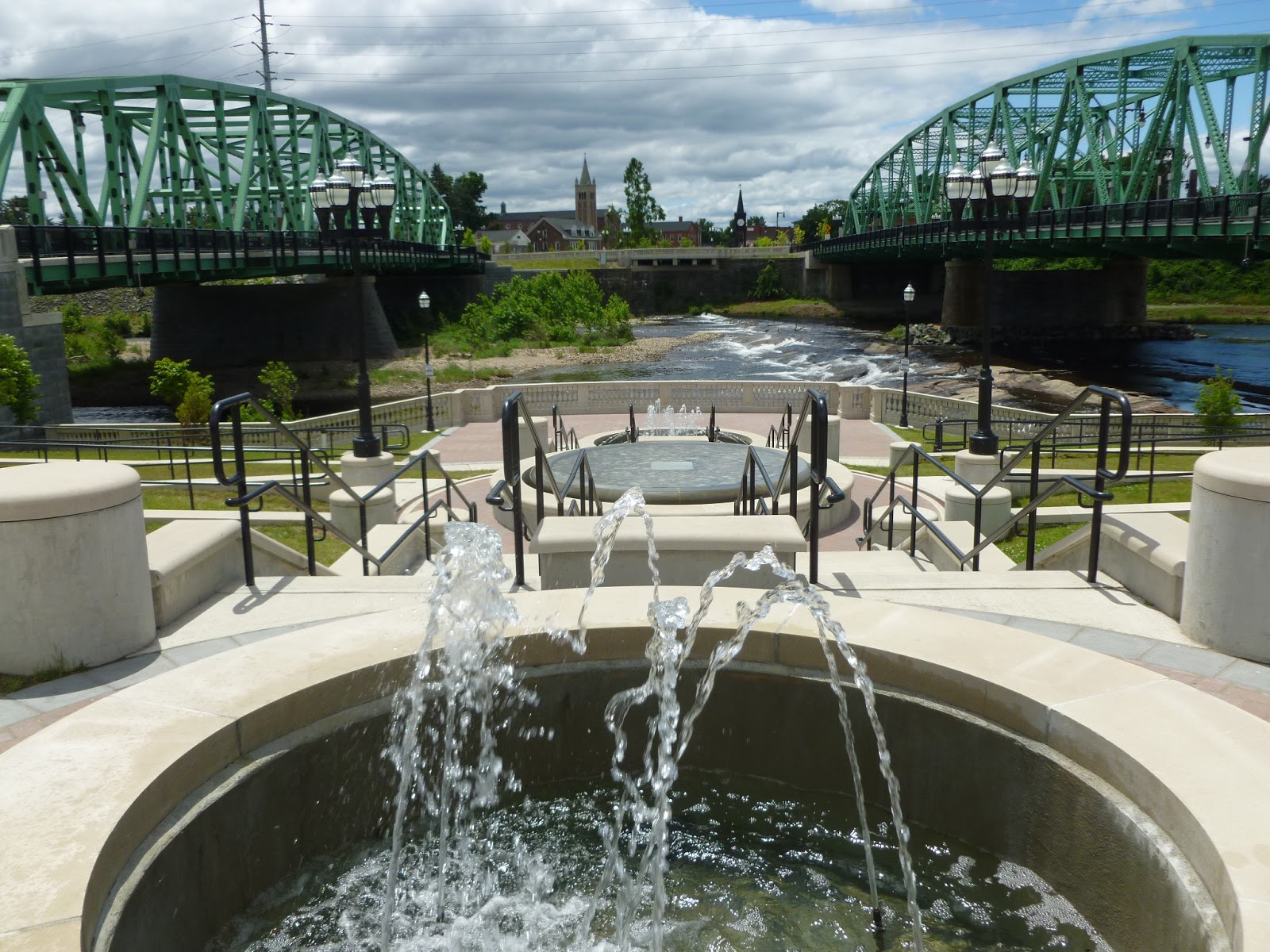 Photo-ops: Fountains: Great River Project Cascading Fountains ...
