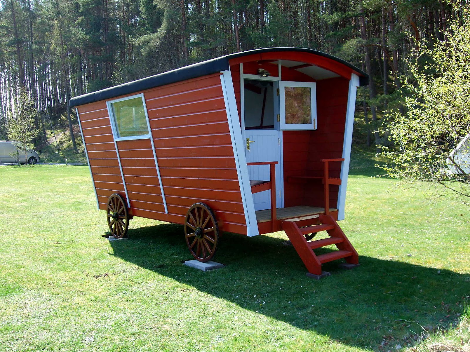 The Holiday Cottages: Wildcat Gypsy Caravans, Etteridge, Inverness-shire