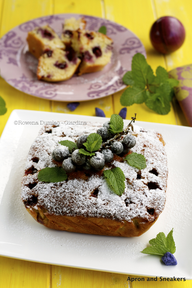Torta di Uva Fragola & Ricotta (Ricotta & Concord Grape Cake)