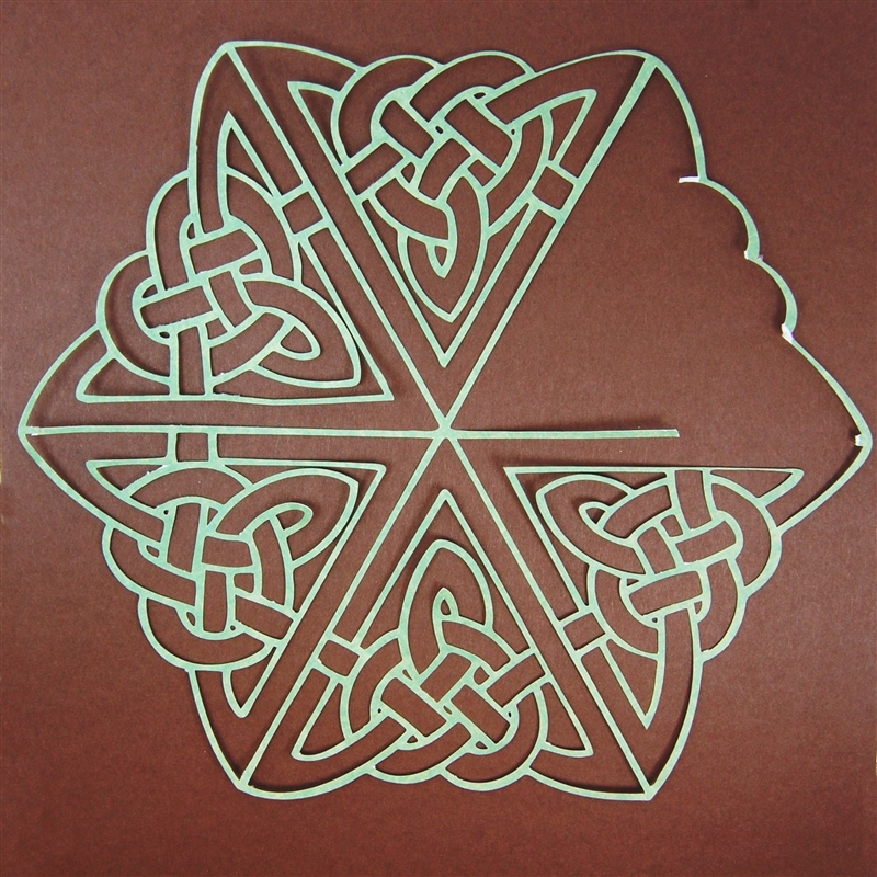 Capadia Designs: Celtic Medallion for St. Patrick's Day