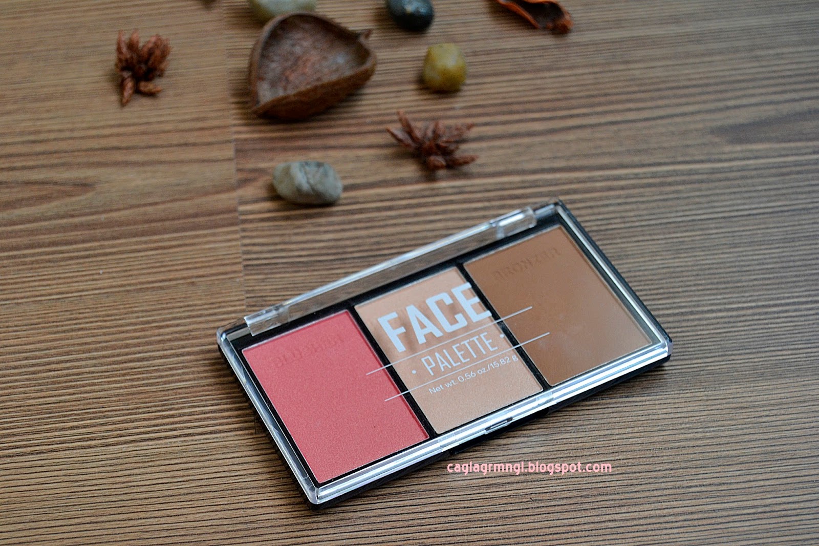 H&M Face Palette İnceleme - Cagla Görmenoglu