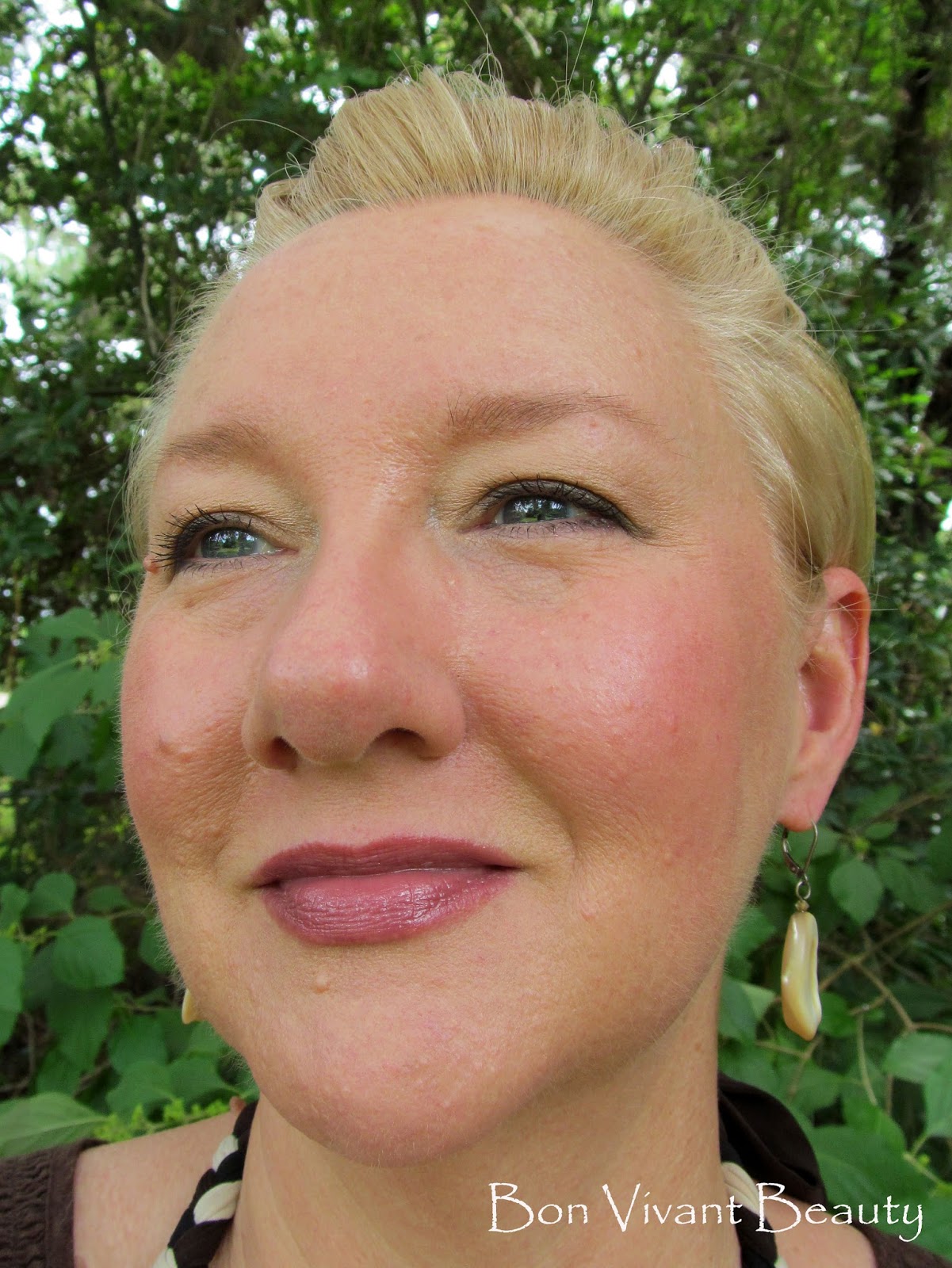 Bon Vivant Beauty: Essence Soft Berry Lip Liner