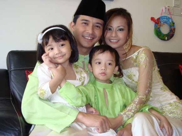 Fizgraphic: Aaron Aziz Kini Warganegara Tetap Malaysia