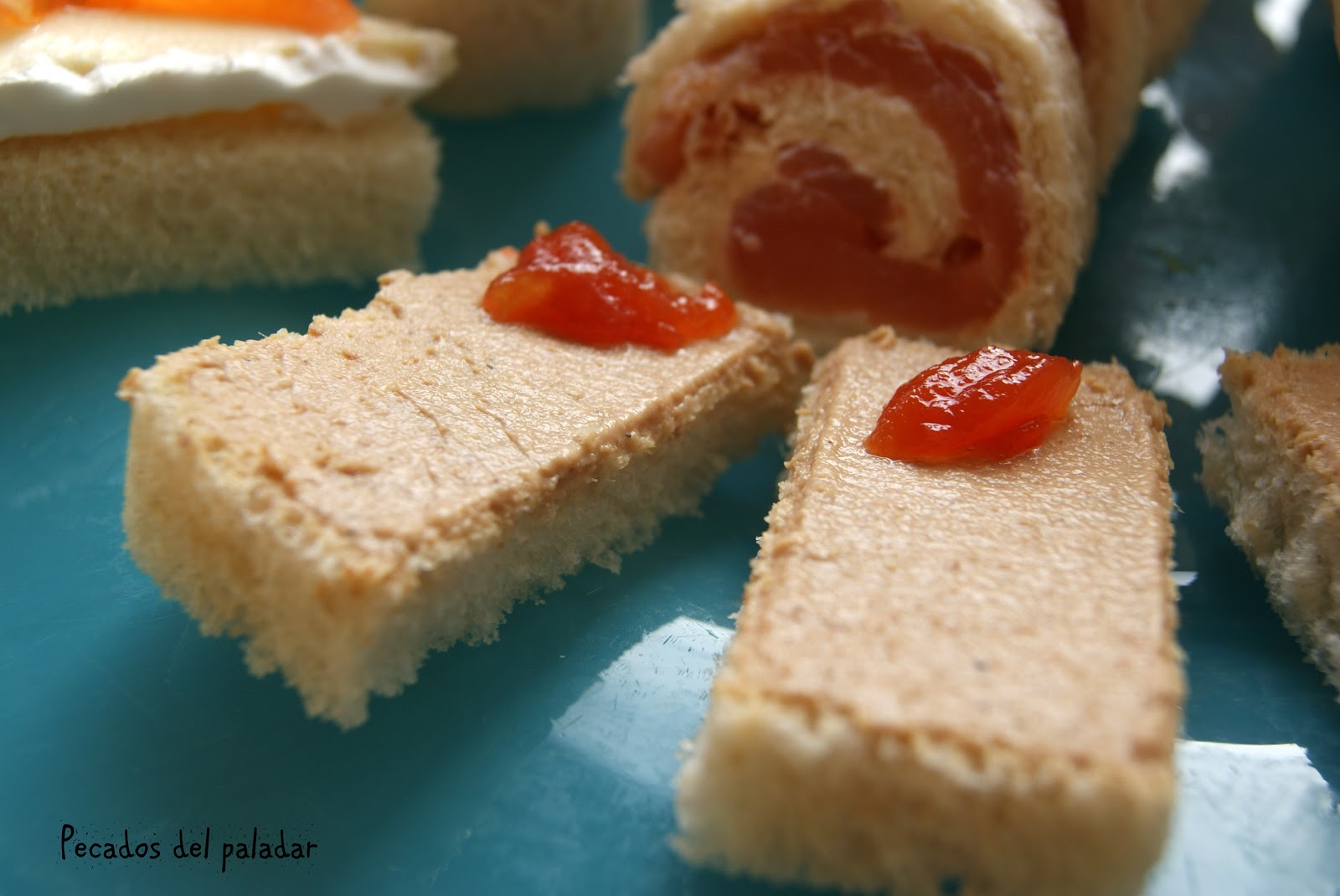 Pecados del paladar: CANAPÉS CON PAN DE MOLDE