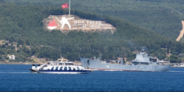 ΞΑΦΝΙΚΑ… ΚΙΝΕΖΙΚΑ ΠΟΛΕΜΙΚΑ ΠΛΟΙΑ ΑΠΟ ΤΑ ΣΤΕΝΑ ΤΟΥ ΕΛΛΗΣΠΟΝΤΟΥ ΣΤΟ ...