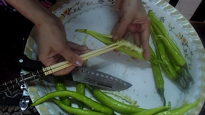 Tagalog Kitchen: Chili Lumpia..Dynamite Stick