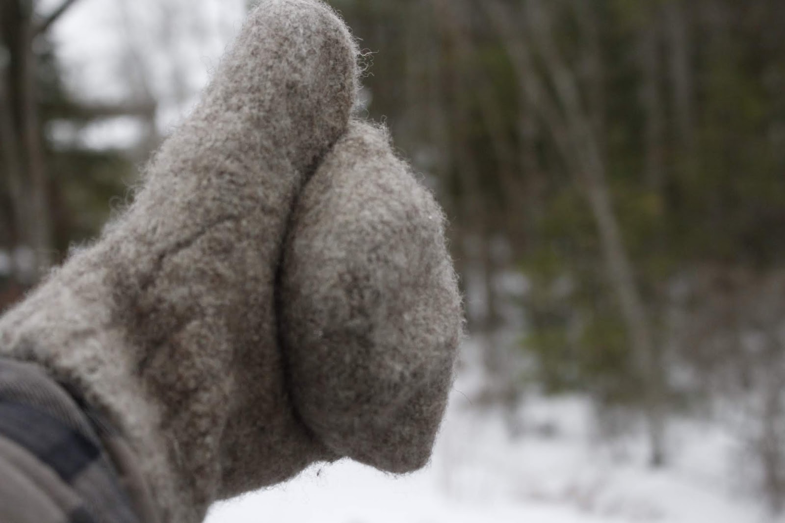 Lovely Yarn Escapes : Boiled Wool Fisherman's Mitten Pattern