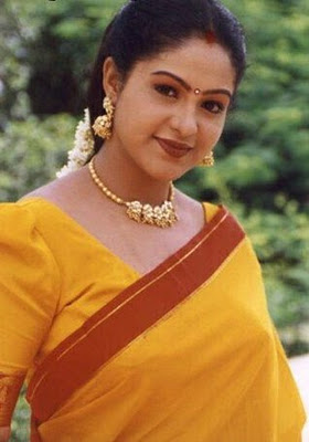 TeluguMovieClub: Raasi Hot Photos