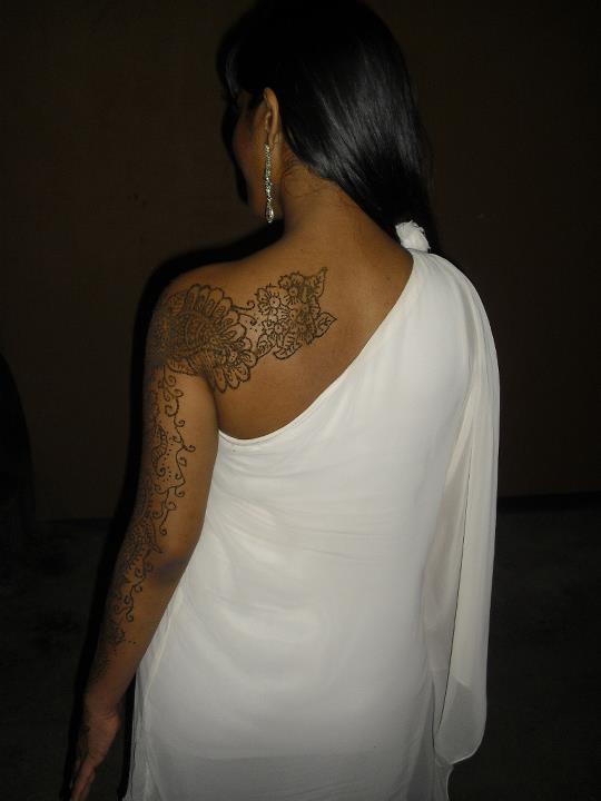 Pakistan latest fashion - online fashion shopping: Glitter Mehndi Body ...