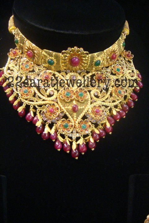 Heavy Gold Bridal Antique Sets with Precious Stones - Jewellery Designs