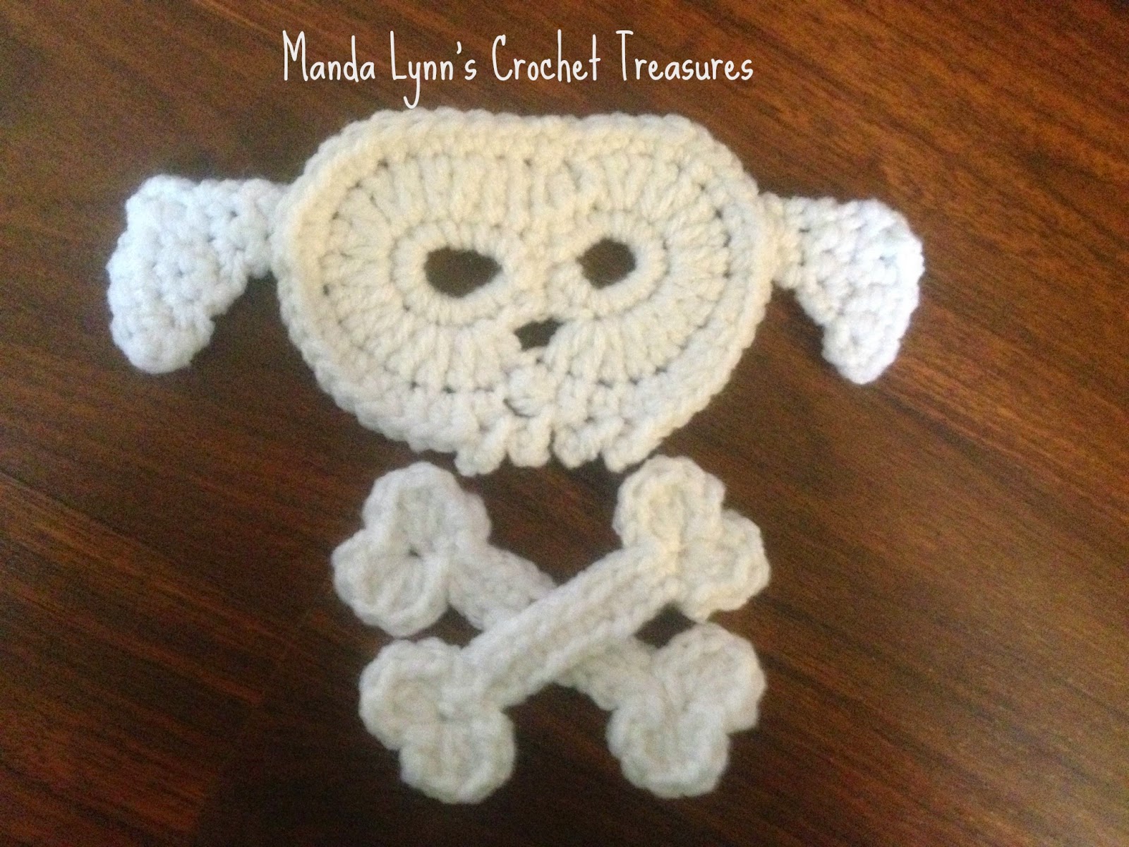 MandaLynn's Crochet Treasures : Puppy Skull n Bones Applique - free pattern