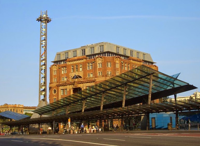 Sydney - City and Suburbs: Railway Square (Theme Day: Waiting)