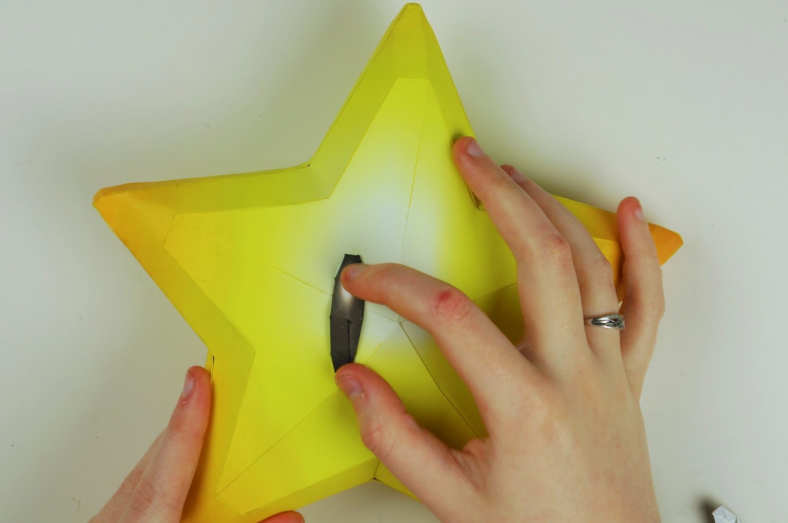 Otaku Crafts: Mario Super Star Tree Topper (Papercraft)