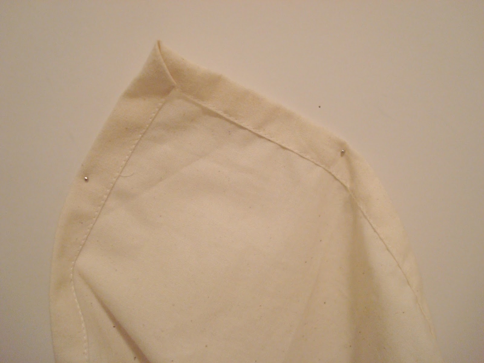 Female Hobbit Costume: Honeycomb Smocked Apron