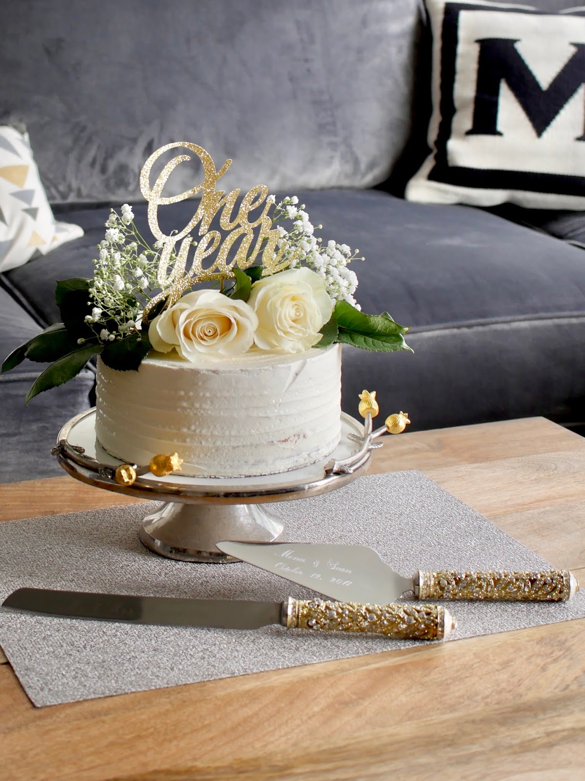 THE URBAN MONARCH: 1 Year Wedding Anniversary Cake Tradition