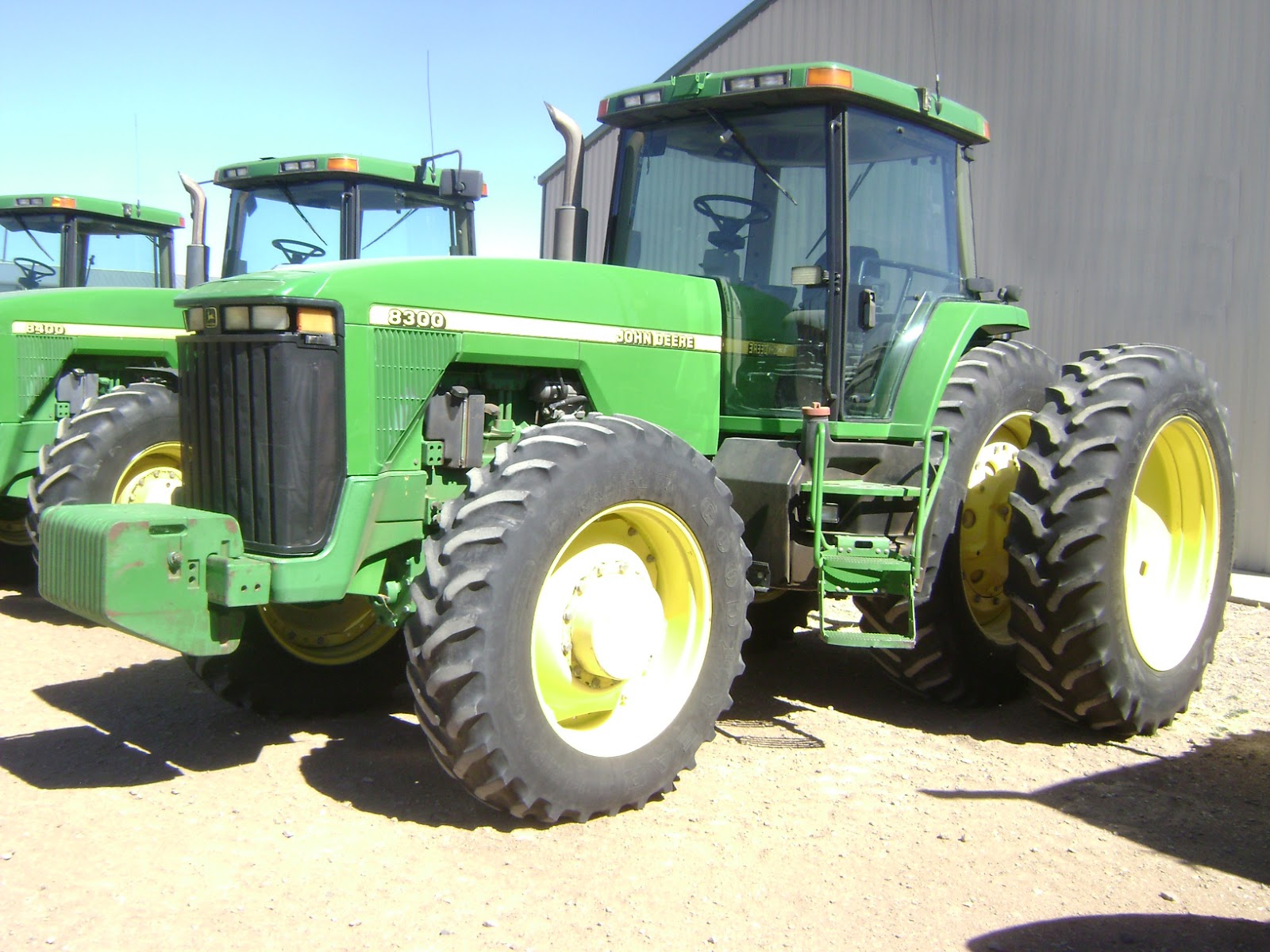 MAQUINARIA AGRICOLA INDUSTRIAL: Tractor John Deere 8300 $67,700 Dlls ...