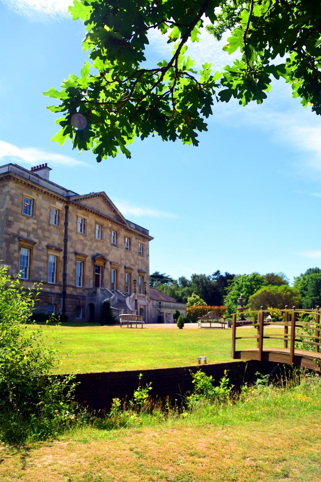 Enjoy your time with beautiful places: Homewood Park in Chertsey