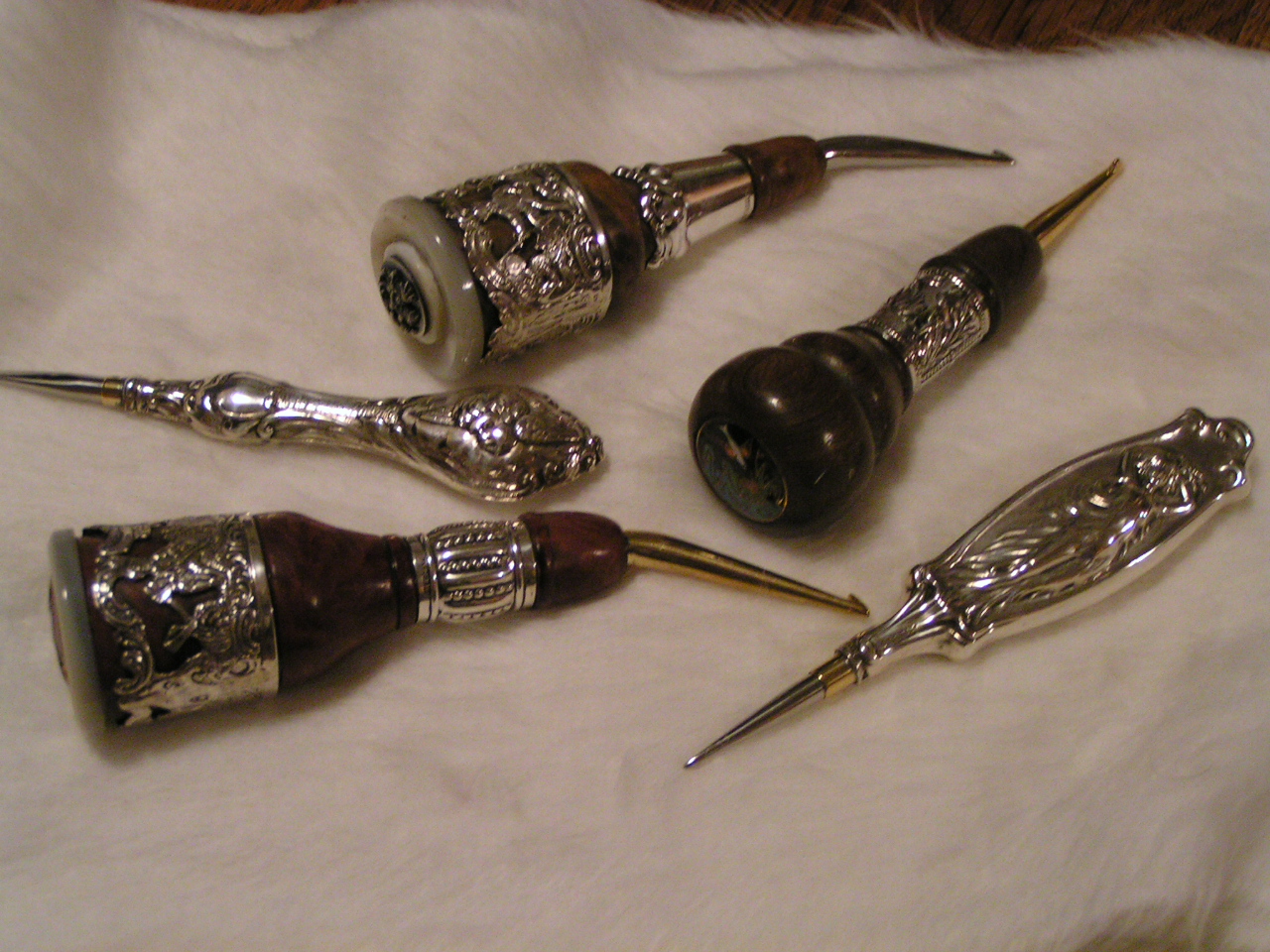 Victorian Rug Makers: Unusual Rug Making Hooks