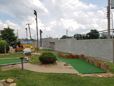 Play St. Louis: Desert Falls Mini Golf, South County
