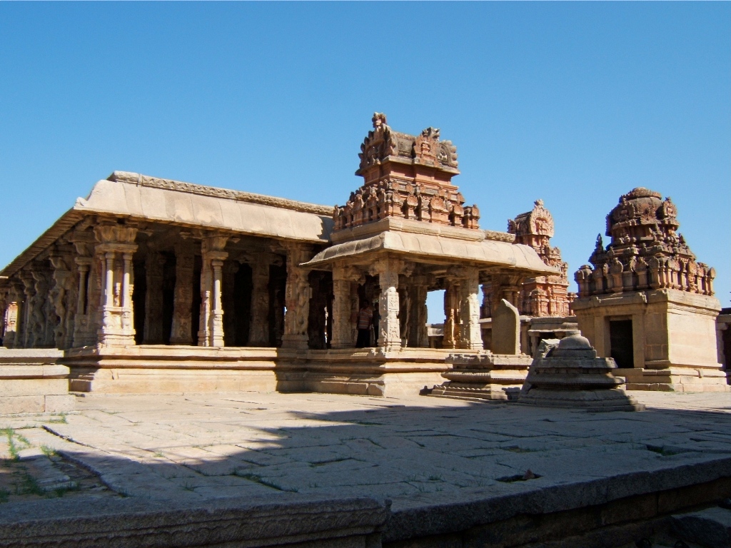 Temples in Hampi: 4 -Bala Krishna temple