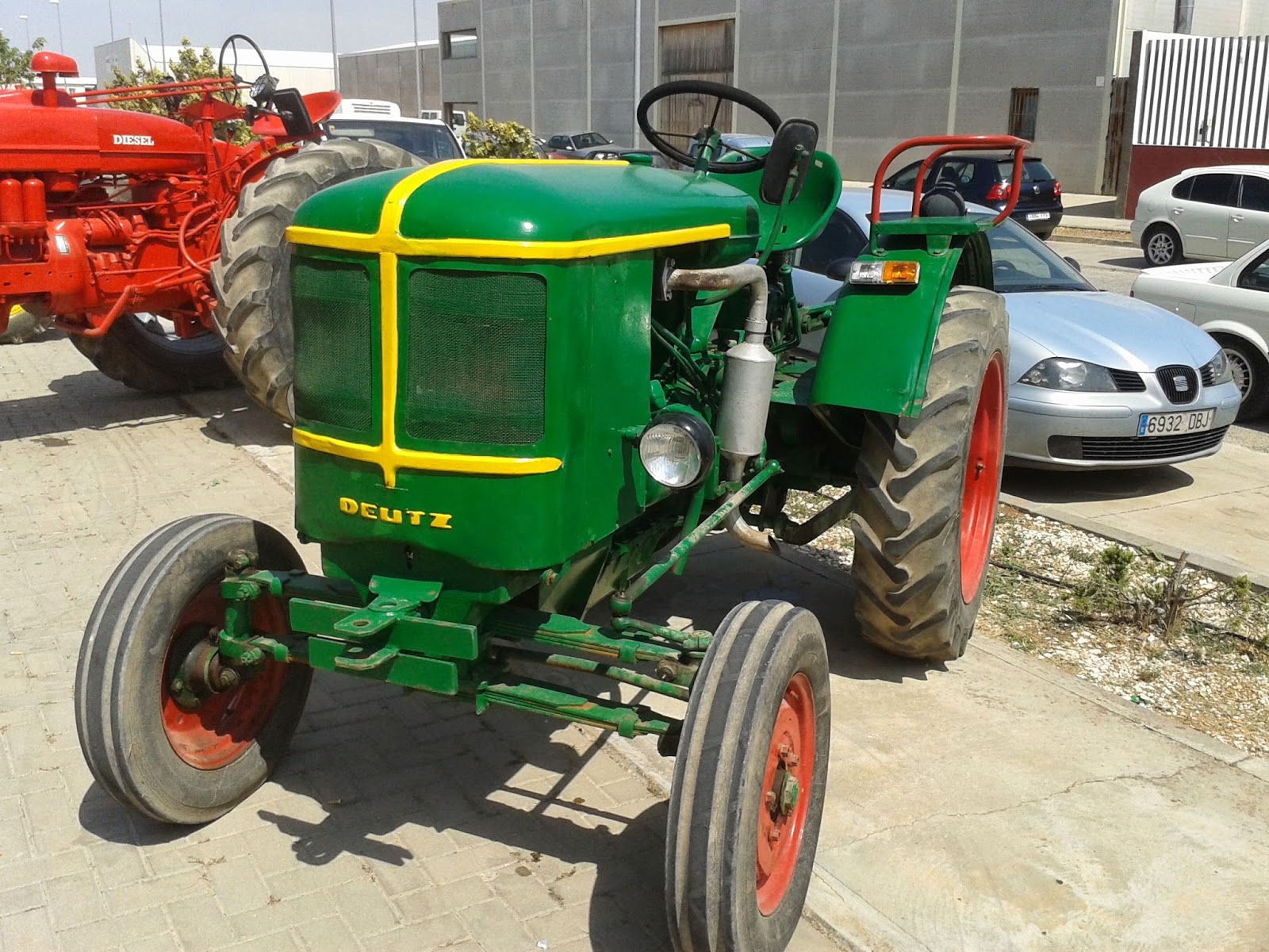 Exposición de tractores antiguos de la Feria del Ajo 2014 | Las Pedroñeras