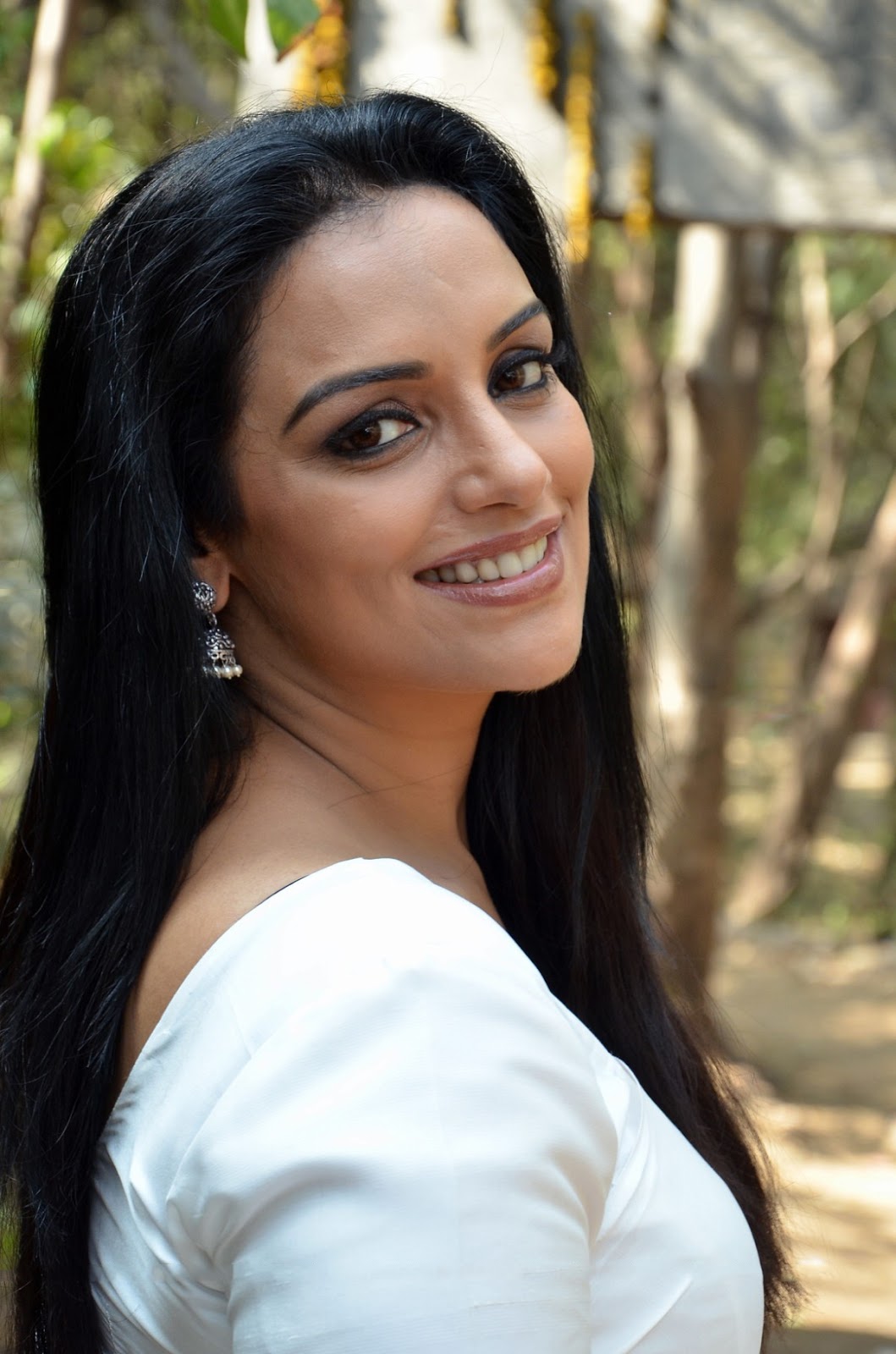 Swetha Menon First Time Looking Pale and Decent In Movie ★ Desipixer Swetha Menon First Time Looking Pale and Decent In Movie ★ Desipixer