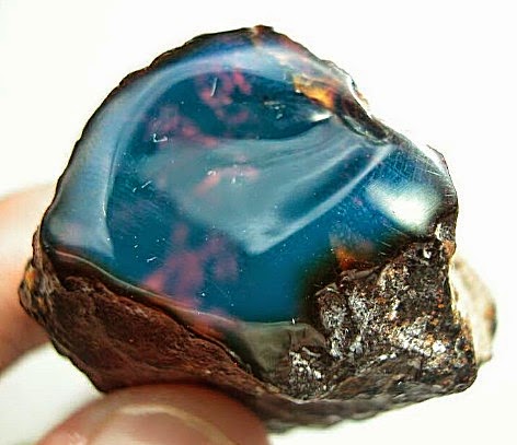 El Arte de la Orfebrería y Joyería : El ámbar azul