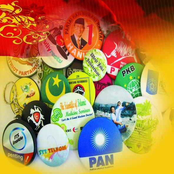 Pin dan Souvenir: Menerima pembuatan Pin