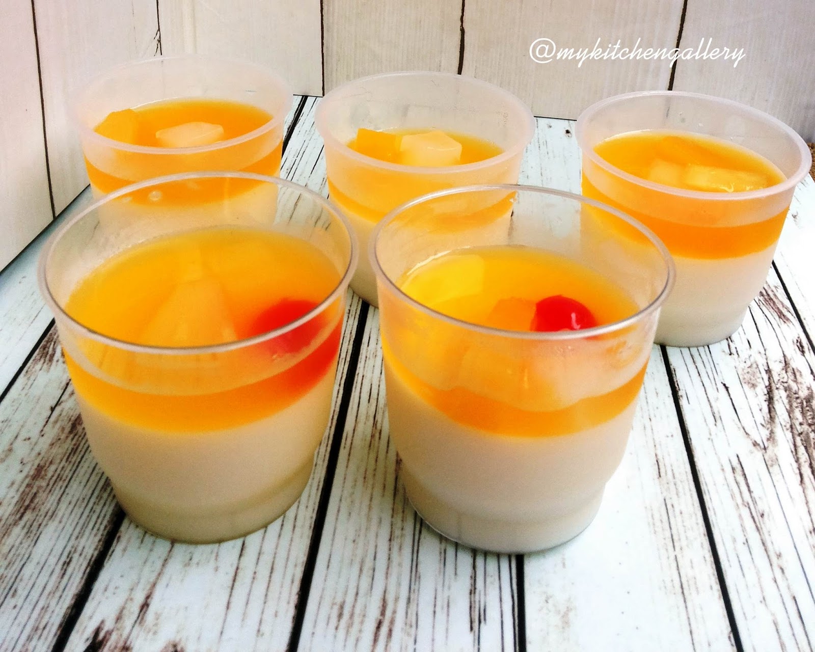 Lynn's Kitchen: Silky mango pudding ~ Puding sutra mangga