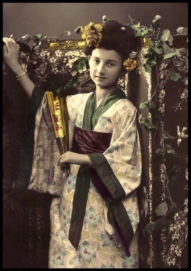 27 Beautiful Vintage Portraits of Gaijin (non-Japanese) Geishas From ...
