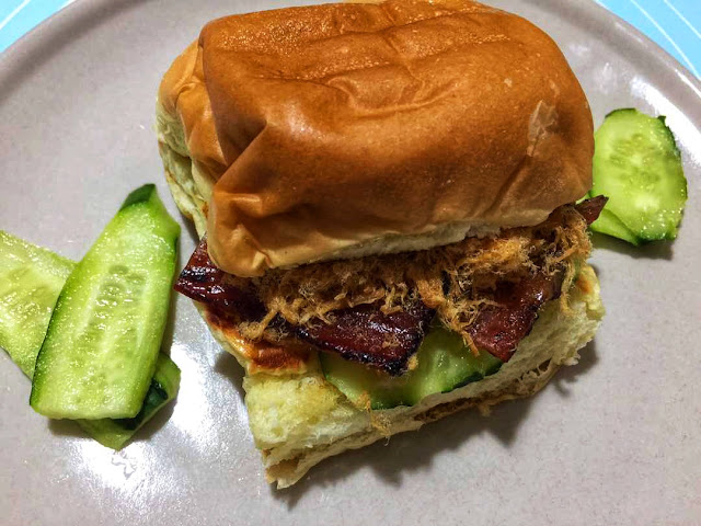 Long Yoke Bread with Dried Chicken Floss