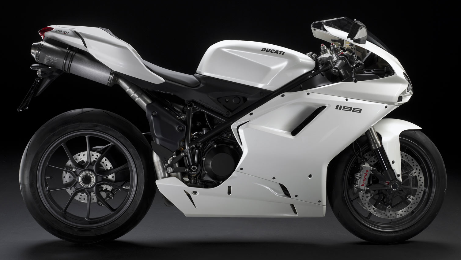 The Becoming of a Ducatista: Building a true Superbike for the Street