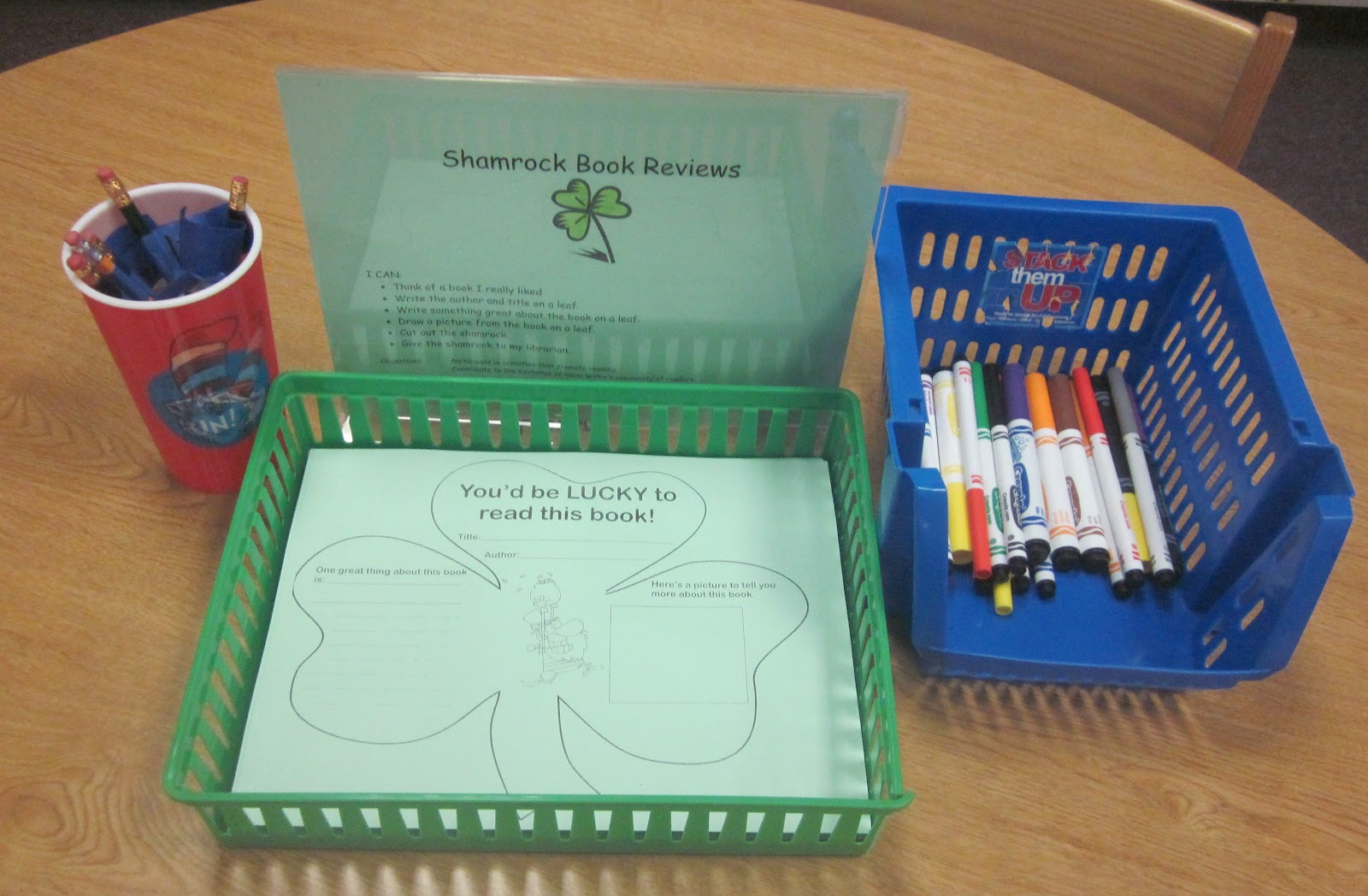 Classroom Freebies Too: Shamrock Book Review Center