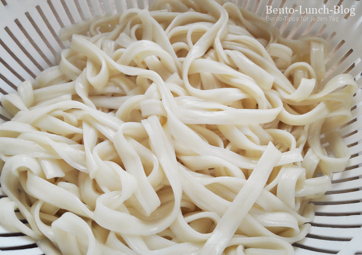 Bento Lunch Blog: Zutat: Akagi Joshu Kishimen (flache Udonnudeln)