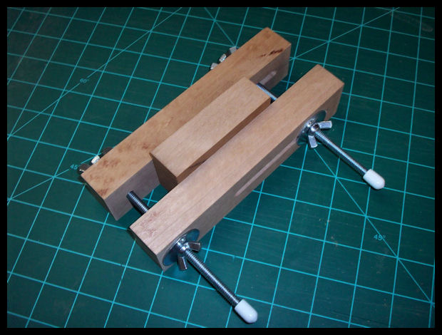 Scrollsaw Workshop: Scroll saw compound cut clamp.