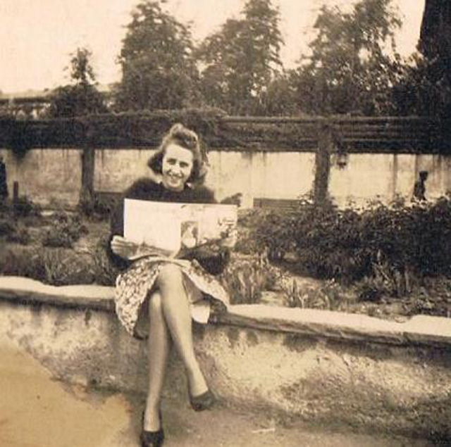 Vintage Leggy Beauties: Charming Photos of Women in Their Skirts During ...