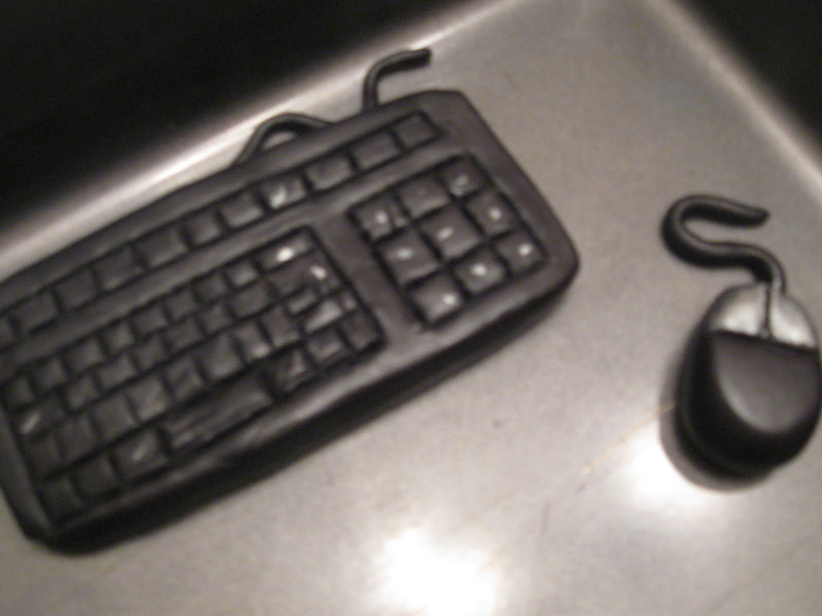 Leah's Lovely Gateaux: Computer Cupcakes