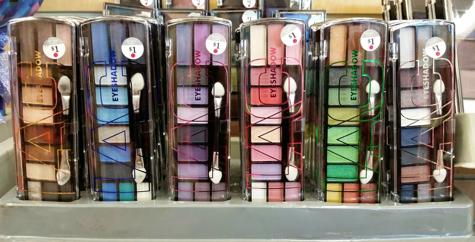 Spotted at Walgreens: L.A. Colors Palettes and Sets Holiday 2014 | The ...