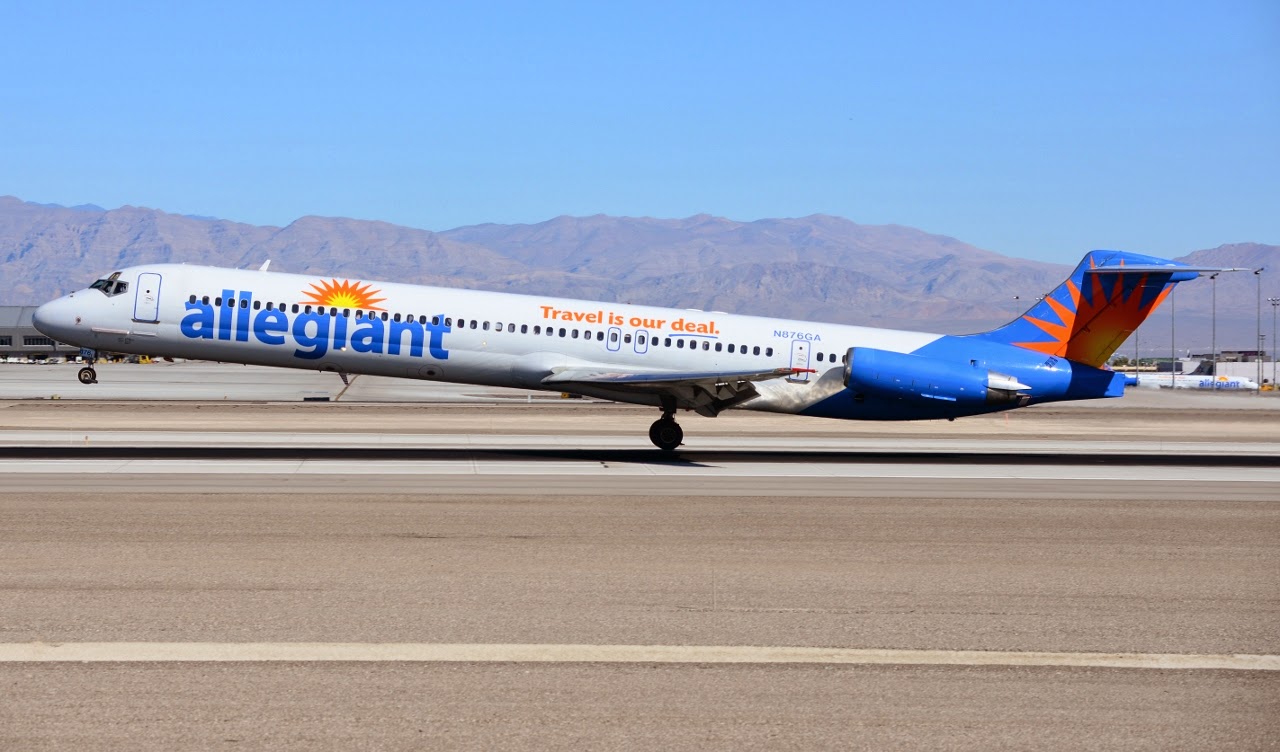 Flyingphotos Magazine News: ALLEGIANT AIR - MD-80 - N876GA