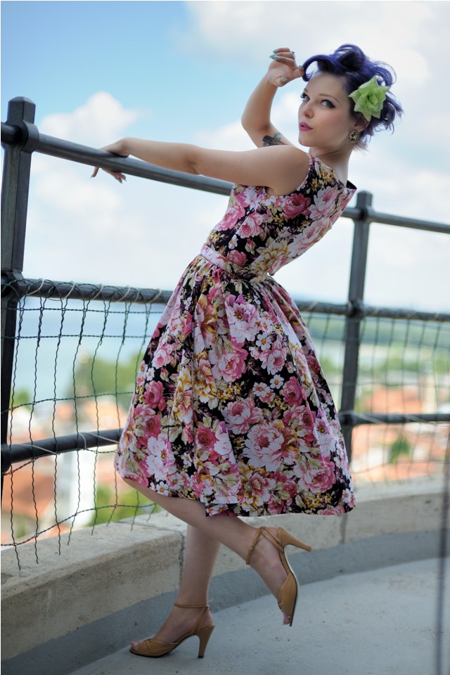 "Audrey" dress by Lindy Bop | FASHION MUZIK